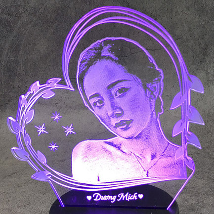 Đèn LED khắc theo yêu cầu - Mẫu trái tim 04